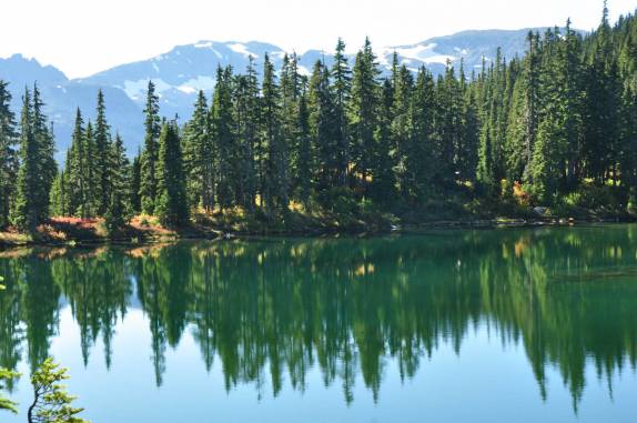Cada lago é um novo cartão postal, no Forbidden Plateau, a parte alta ...